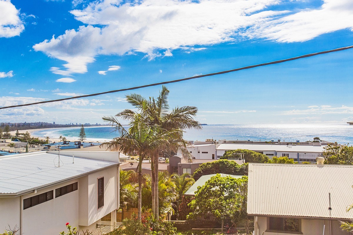 2/16 Seaview Street - Glen Godbee